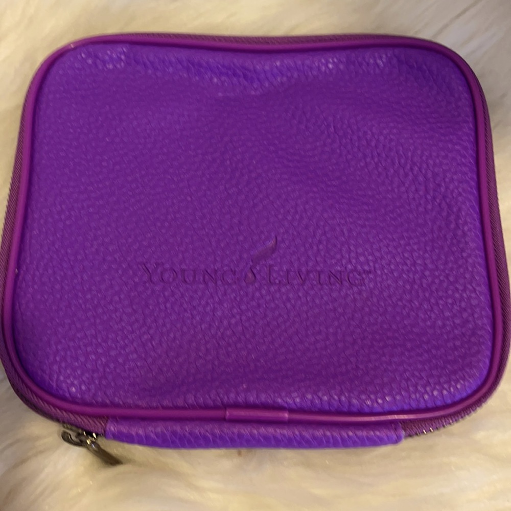 Young Living Essential 8 Oils Travel Case - Gem